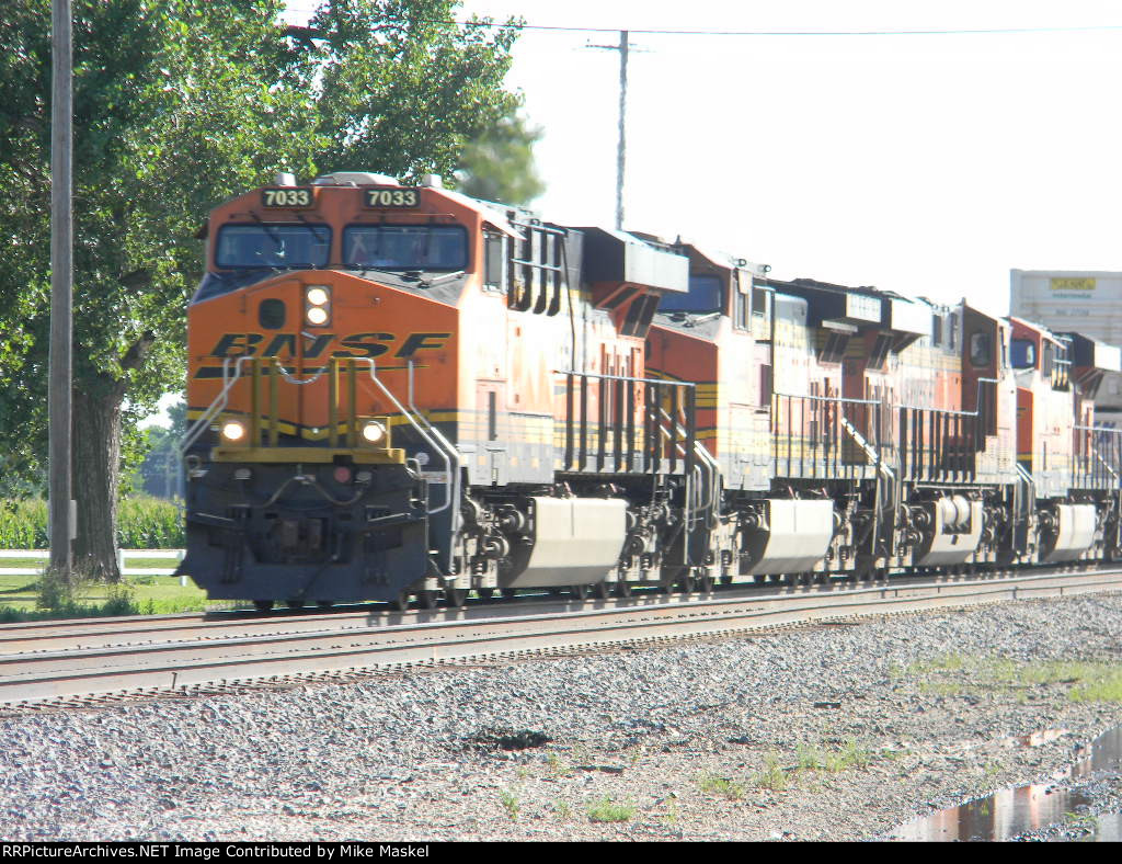 BNSF 7033